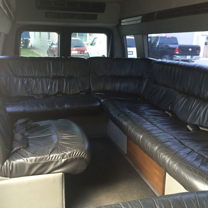 Luxury Limos, Inc. - La Crosse area limo services